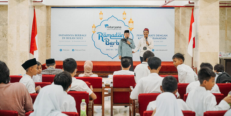 Rotaryana Prima Bagi-bagi 1.000 Paket Buka Bersama di Masjid Istiqlal ...